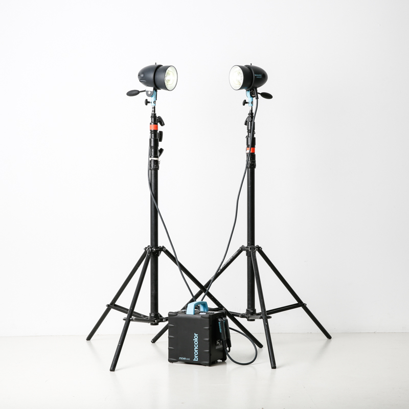 Broncolor Move 1200w 2x Head Kit – Kingsize Studios